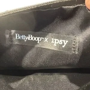 ipsy | Bags | Adorable Iconic Betty Boop Ipsy Makeup Bag Limited ...